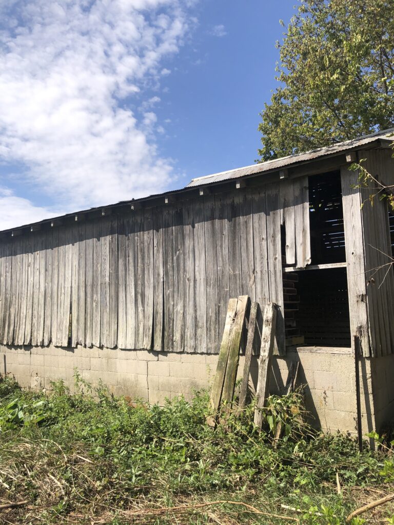 Corn Crib Style Barn - BarnTraders.com