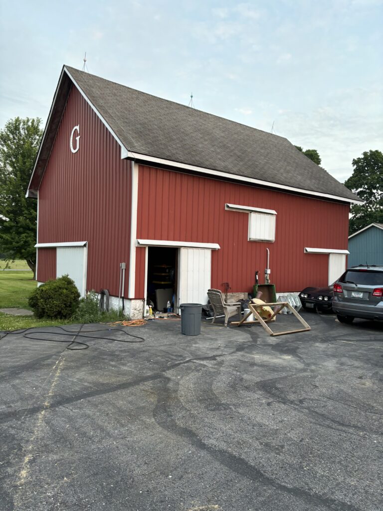 1898 40 X 30 barn with hay loft - BarnTraders.com